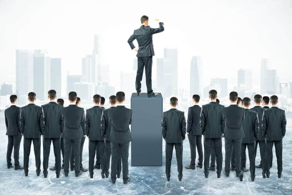 How Bureaucratic Leadership Keeps Workplaces Running Smoothly ...